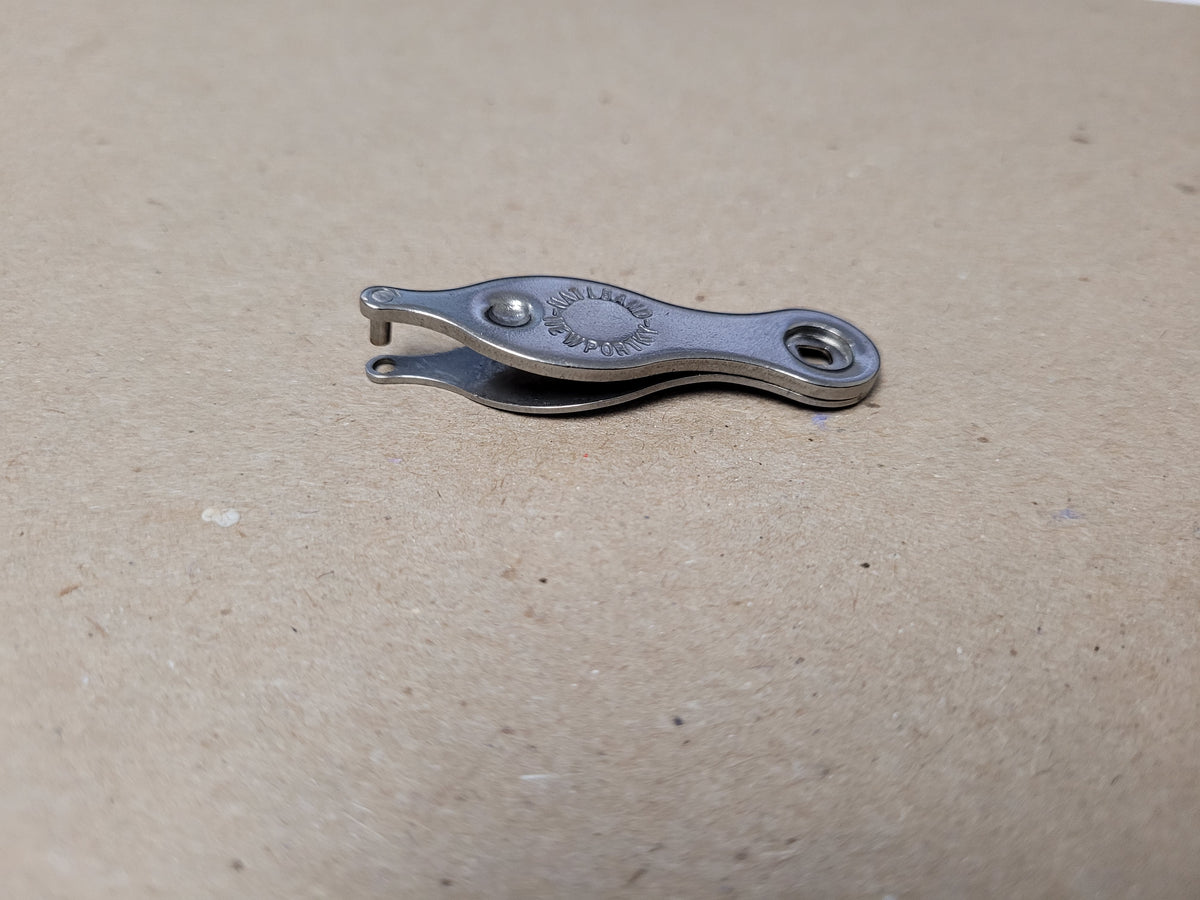 Chick Toe Punch — Berry Hill